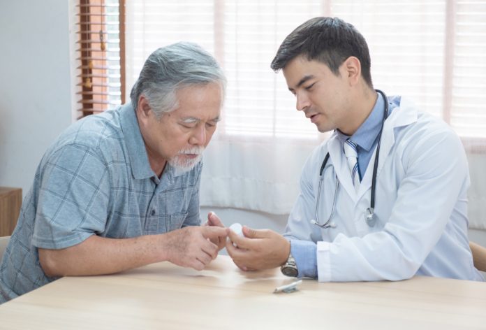 Cara Pemberian Obat yang Tepat untuk Lansia - Blog Insan Medika